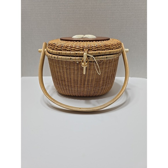 Accessories | Vintage Nantucket Basket Purse 9x 7x 65 Faux Scrimshaw ...